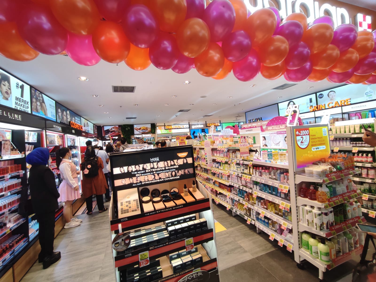 Usung Konsep Premium, Toko Guardian Tampil Lebih Segar dan Kekinian ...