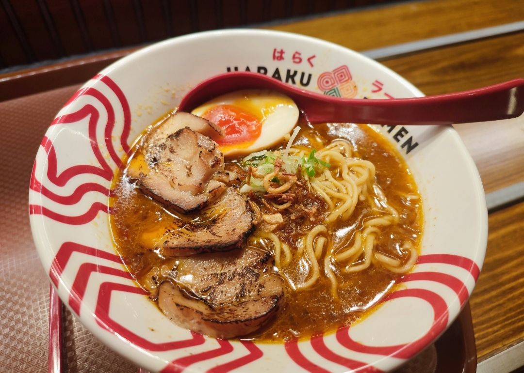 Cita Rasa Gulai Kaya Rempah Jadi Menu Andalan Haraku Ramen Halal ...